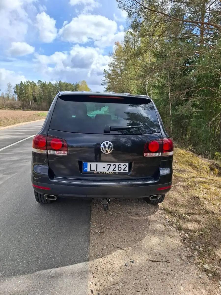 Melns Volkswagen Touareg 2008 Rīga, ar dzinēja tilpumu 3.00 L un nobraukumu 260 tūkst. km par 4700 €, foto 7 vietnē AUTOMOTO.COM.LV
