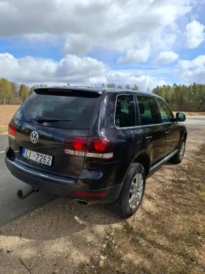 Melns Volkswagen Touareg 2008 Rīga, ar dzinēja tilpumu 3.00 L un nobraukumu 260 tūkst. km par 4700 €, foto 9 vietnē AUTOMOTO.COM.LV