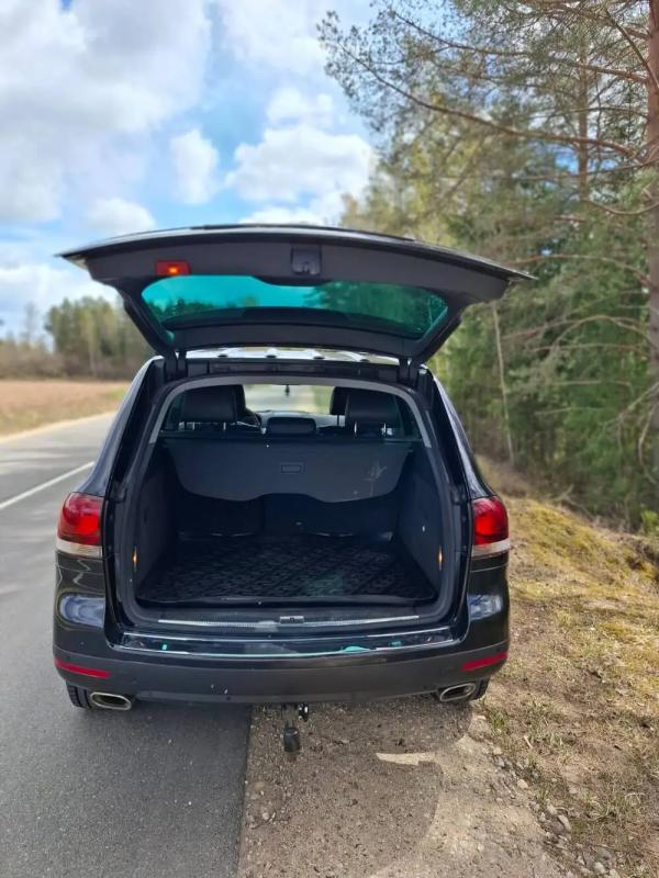 Melns Volkswagen Touareg 2008 Rīga, ar dzinēja tilpumu 3.00 L un nobraukumu 260 tūkst. km par 4700 €, foto 10 vietnē AUTOMOTO.COM.LV