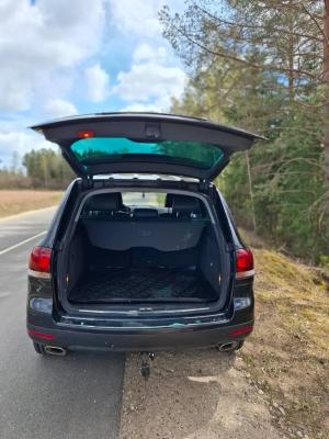 Melns Volkswagen Touareg 2008 Rīga, ar dzinēja tilpumu 3.00 L un nobraukumu 260 tūkst. km par 4700 €, foto 11 vietnē AUTOMOTO.COM.LV