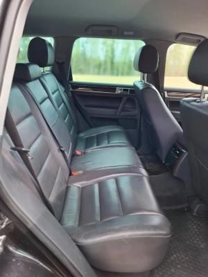 Melns Volkswagen Touareg 2008 Rīga, ar dzinēja tilpumu 3.00 L un nobraukumu 260 tūkst. km par 4700 €, foto 13 vietnē AUTOMOTO.COM.LV