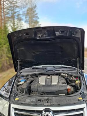 Melns Volkswagen Touareg 2008 Rīga, ar dzinēja tilpumu 3.00 L un nobraukumu 260 tūkst. km par 4700 €, foto 17 vietnē AUTOMOTO.COM.LV