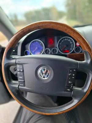 Melns Volkswagen Touareg 2008 Rīga, ar dzinēja tilpumu 3.00 L un nobraukumu 260 tūkst. km par 4700 €, foto 19 vietnē AUTOMOTO.COM.LV