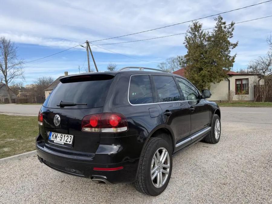 Melns Volkswagen Touareg 2008 Ventspils, ar dzinēja tilpumu 3.00 L un nobraukumu 317 tūkst. km par 4990 €, foto 5 vietnē AUTOMOTO.COM.LV