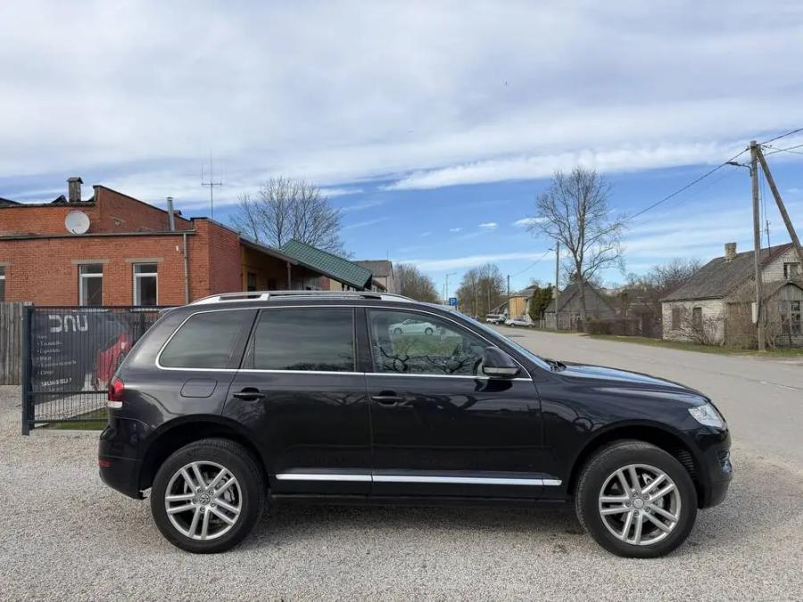 Melns Volkswagen Touareg 2008 Ventspils, ar dzinēja tilpumu 3.00 L un nobraukumu 317 tūkst. km par 4990 €, foto 9 vietnē AUTOMOTO.COM.LV