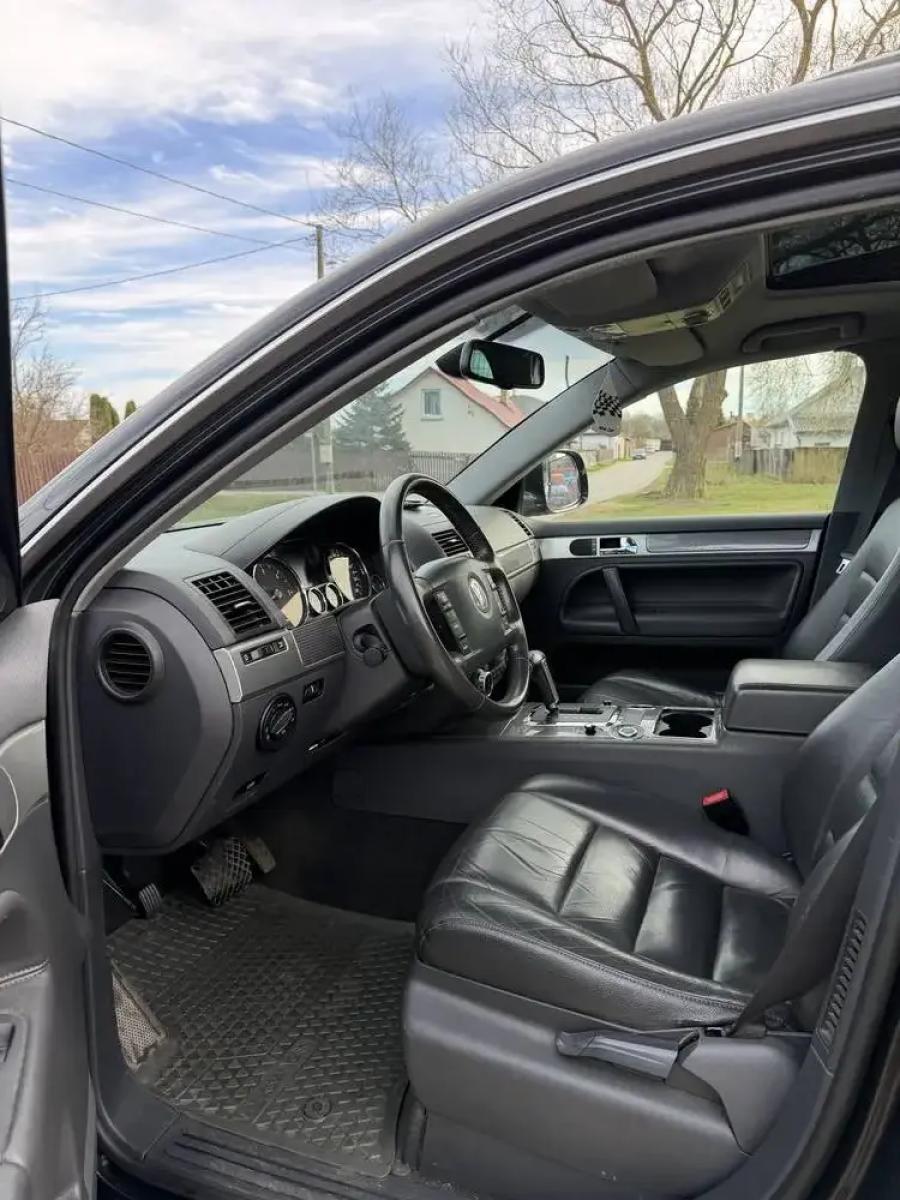 Melns Volkswagen Touareg 2008 Ventspils, ar dzinēja tilpumu 3.00 L un nobraukumu 317 tūkst. km par 4990 €, foto 10 vietnē AUTOMOTO.COM.LV