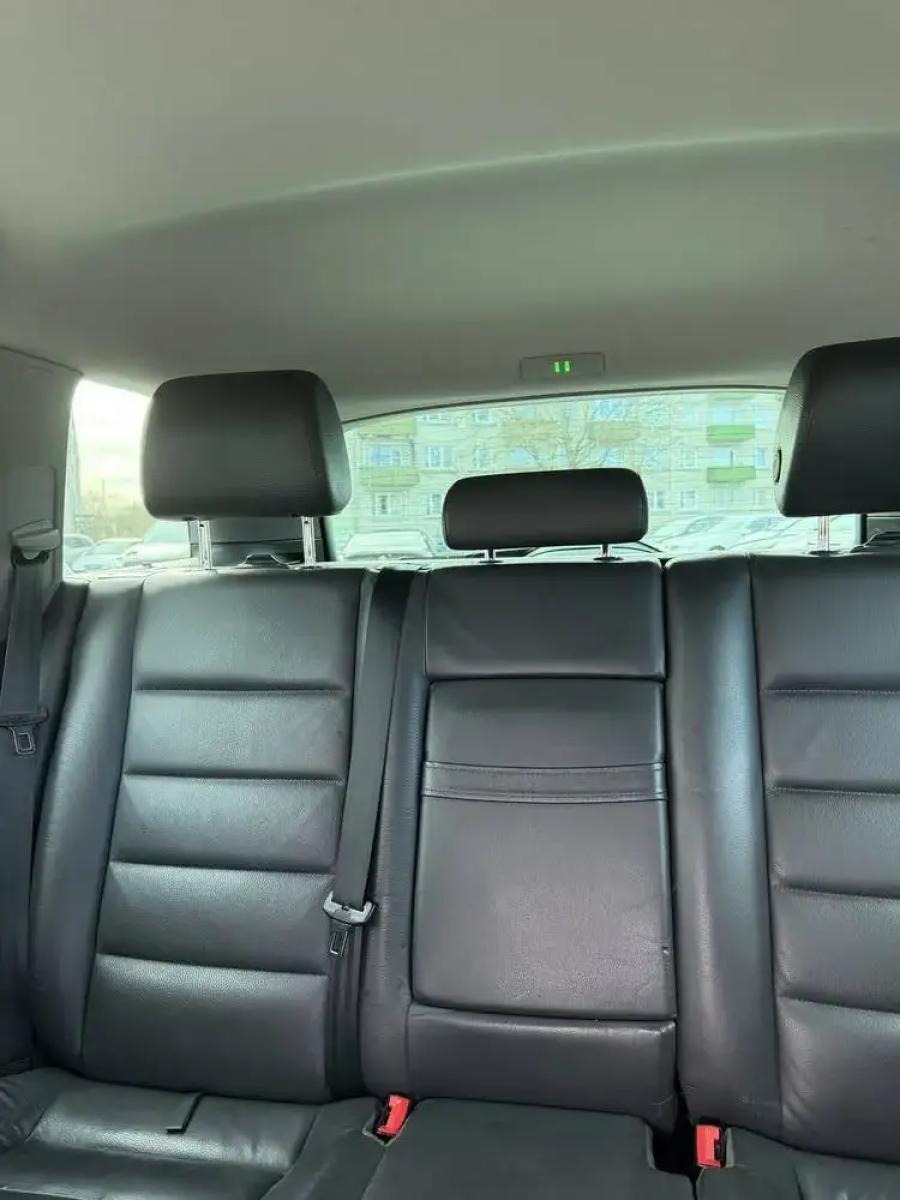 Melns Volkswagen Touareg 2008 Ventspils, ar dzinēja tilpumu 3.00 L un nobraukumu 317 tūkst. km par 4990 €, foto 22 vietnē AUTOMOTO.COM.LV