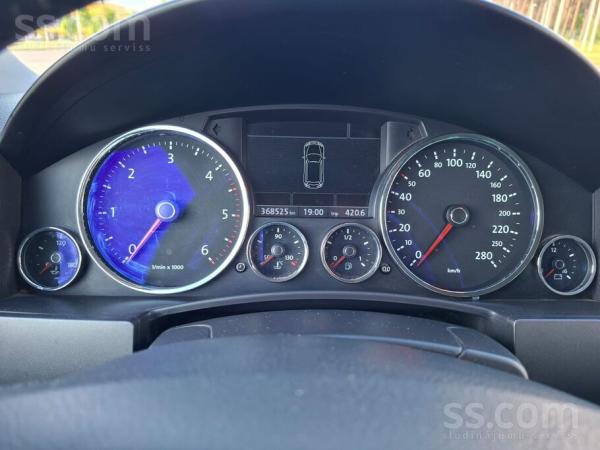 Melns Volkswagen Touareg 2008 Rīga, ar dzinēja tilpumu 3.00 L un nobraukumu 368 tūkst. km par 4950 €, foto 6 vietnē AUTOMOTO.COM.LV
