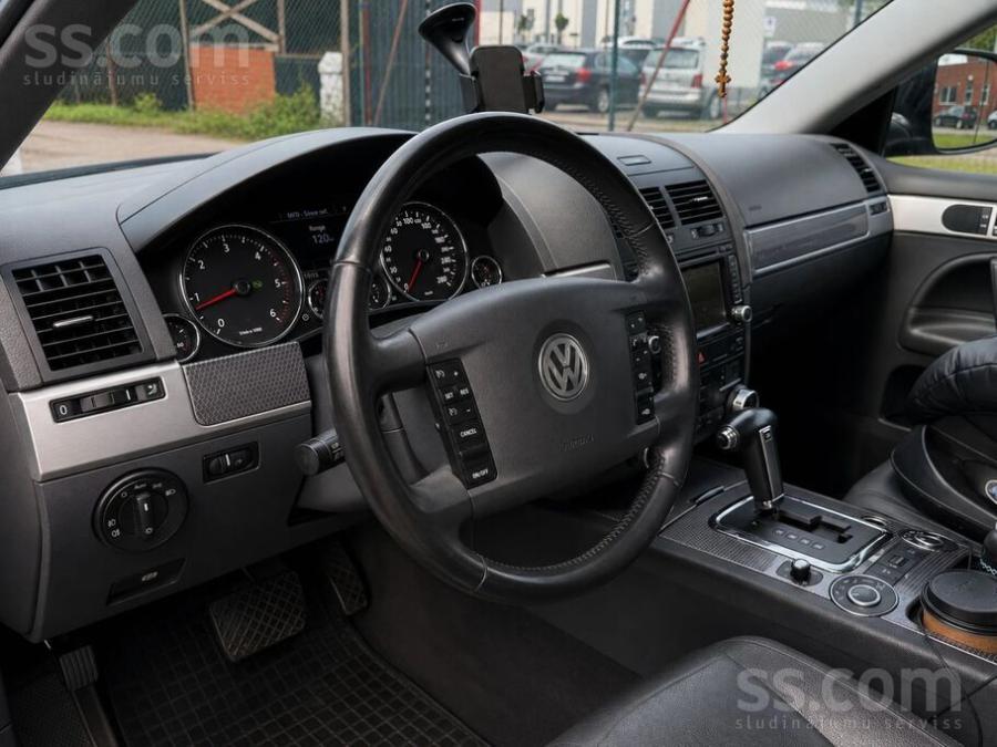Melns Volkswagen Touareg 2008 Rīga, ar dzinēja tilpumu 3.00 L un nobraukumu 303 tūkst. km par 5390 €, foto 7 vietnē AUTOMOTO.COM.LV