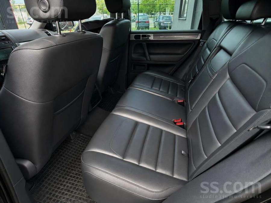 Melns Volkswagen Touareg 2008 Rīga, ar dzinēja tilpumu 3.00 L un nobraukumu 303 tūkst. km par 5390 €, foto 8 vietnē AUTOMOTO.COM.LV