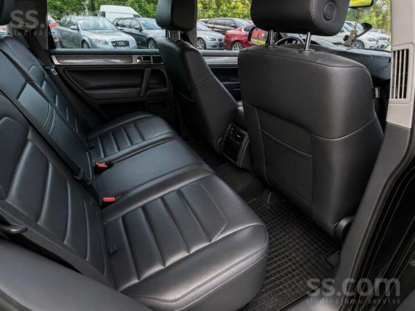 Melns Volkswagen Touareg 2008 Rīga, ar dzinēja tilpumu 3.00 L un nobraukumu 303 tūkst. km par 5390 €, foto 8 vietnē AUTOMOTO.COM.LV