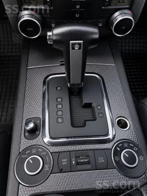 Melns Volkswagen Touareg 2008 Rīga, ar dzinēja tilpumu 3.00 L un nobraukumu 303 tūkst. km par 5390 €, foto 11 vietnē AUTOMOTO.COM.LV