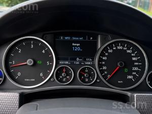 Melns Volkswagen Touareg 2008 Rīga, ar dzinēja tilpumu 3.00 L un nobraukumu 303 tūkst. km par 5390 €, foto 13 vietnē AUTOMOTO.COM.LV