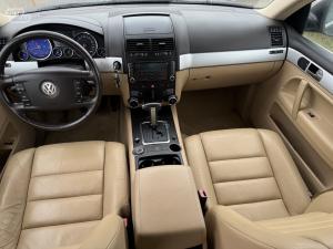 Black Volkswagen Touareg 2008 in Vilnius, with an engine capacity of 3.00 L and mileage of 249 thousand km for 4250 €, photo 8 on AUTOMOTO.COM.LV