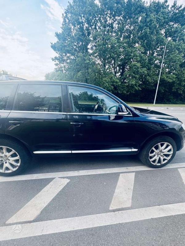 Melns Volkswagen Touareg 2008 Jonava, ar dzinēja tilpumu 3.00 L un nobraukumu 360 tūkst. km par 4500 €, foto 2 vietnē AUTOMOTO.COM.LV