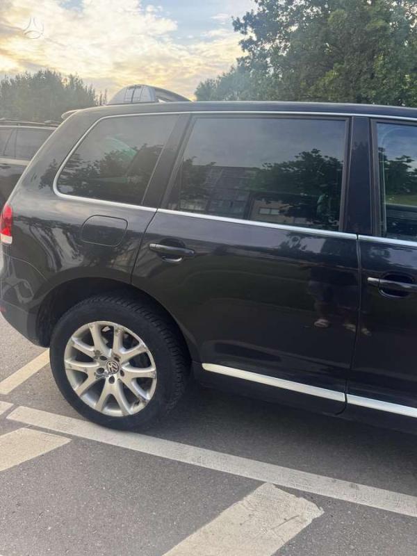 Melns Volkswagen Touareg 2008 Jonava, ar dzinēja tilpumu 3.00 L un nobraukumu 360 tūkst. km par 4500 €, foto 6 vietnē AUTOMOTO.COM.LV