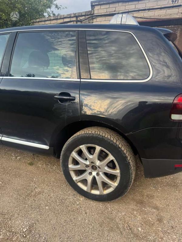 Melns Volkswagen Touareg 2008 Jonava, ar dzinēja tilpumu 3.00 L un nobraukumu 360 tūkst. km par 4500 €, foto 7 vietnē AUTOMOTO.COM.LV