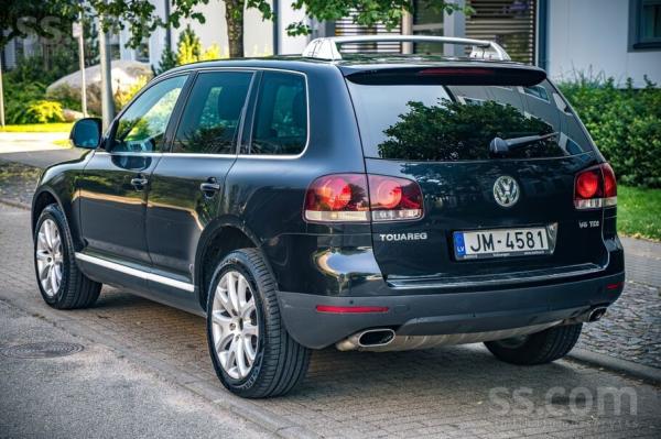 Black Volkswagen Touareg 2008 in Riga, with an engine capacity of 3.00 L and mileage of 346 thousand km for 1990 €, photo 6 on AUTOMOTO.COM.LV