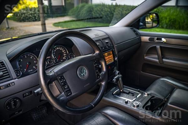 Black Volkswagen Touareg 2008 in Riga, with an engine capacity of 3.00 L and mileage of 346 thousand km for 1990 €, photo 9 on AUTOMOTO.COM.LV