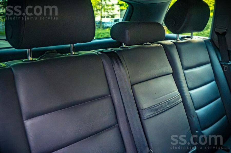 Black Volkswagen Touareg 2008 in Riga, with an engine capacity of 3.00 L and mileage of 346 thousand km for 1990 €, photo 14 on AUTOMOTO.COM.LV