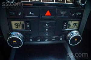 Black Volkswagen Touareg 2008 in Riga, with an engine capacity of 3.00 L and mileage of 346 thousand km for 1990 €, photo 19 on AUTOMOTO.COM.LV