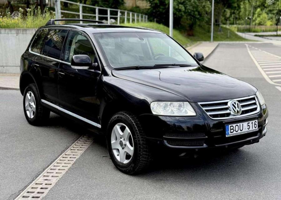 Melns Volkswagen Touareg 2008 Viļņa, ar dzinēja tilpumu 2.50 L un nobraukumu 315 tūkst. km par 1900 €, foto 1 vietnē AUTOMOTO.COM.LV