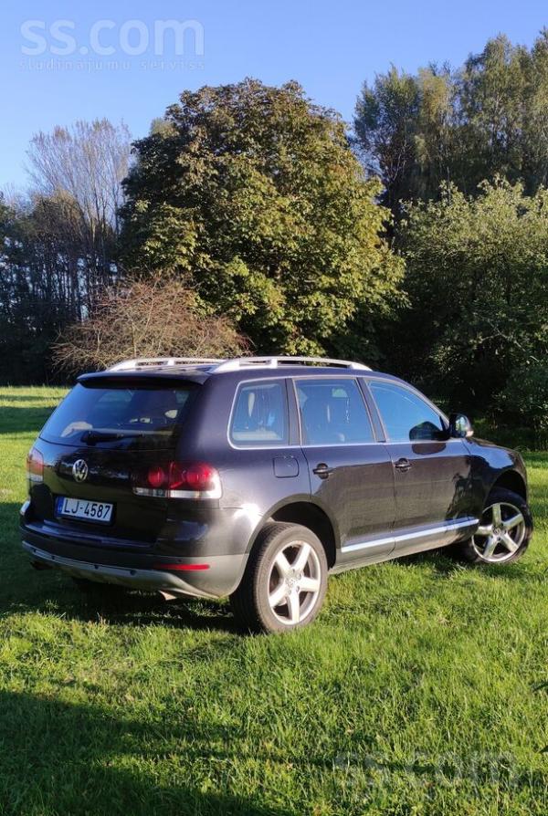 Melns Volkswagen Touareg 2008 Jēkabpils, ar dzinēja tilpumu 3.00 L un nobraukumu 258 tūkst. km par 5550 €, foto 1 vietnē AUTOMOTO.COM.LV