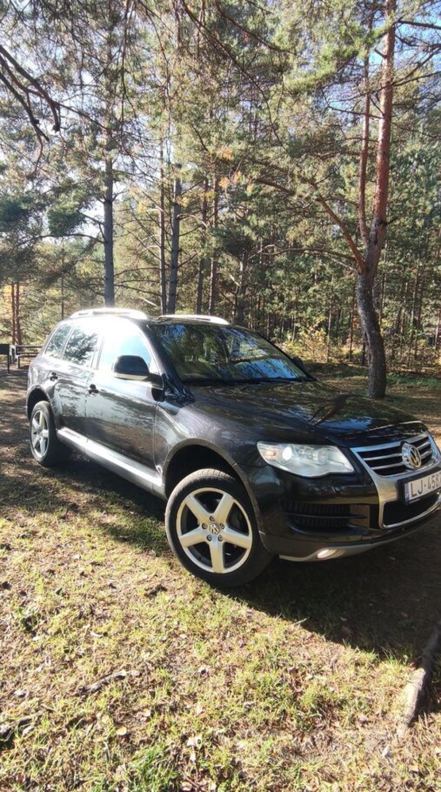 Black Volkswagen Touareg 2008 in Jekabpils, with an engine capacity of 3.00 L and mileage of 258 thousand km for 5550 €, photo 12 on AUTOMOTO.COM.LV