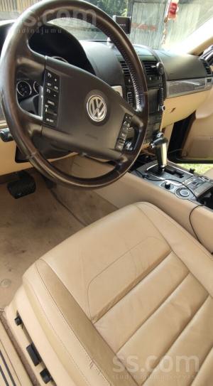 Black Volkswagen Touareg 2008 in Jekabpils, with an engine capacity of 3.00 L and mileage of 258 thousand km for 5550 €, photo 14 on AUTOMOTO.COM.LV