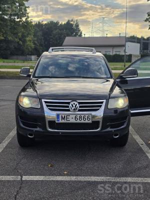 Black Volkswagen Touareg 2008 in Riga, with an engine capacity of 3.00 L and mileage of 294 thousand km for 5000 €, photo  on AUTOMOTO.COM.LV