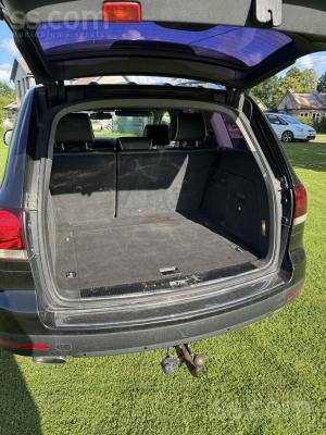 Black Volkswagen Touareg 2008 in Ventspils, with an engine capacity of 3.00 L and mileage of 345 thousand km for 5400 €, photo 9 on AUTOMOTO.COM.LV