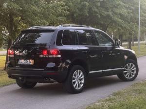 Melns Volkswagen Touareg 2008 Kauņa, ar dzinēja tilpumu 2.97 L un nobraukumu 329 tūkst. km par 5650 €, foto 5 vietnē AUTOMOTO.COM.LV