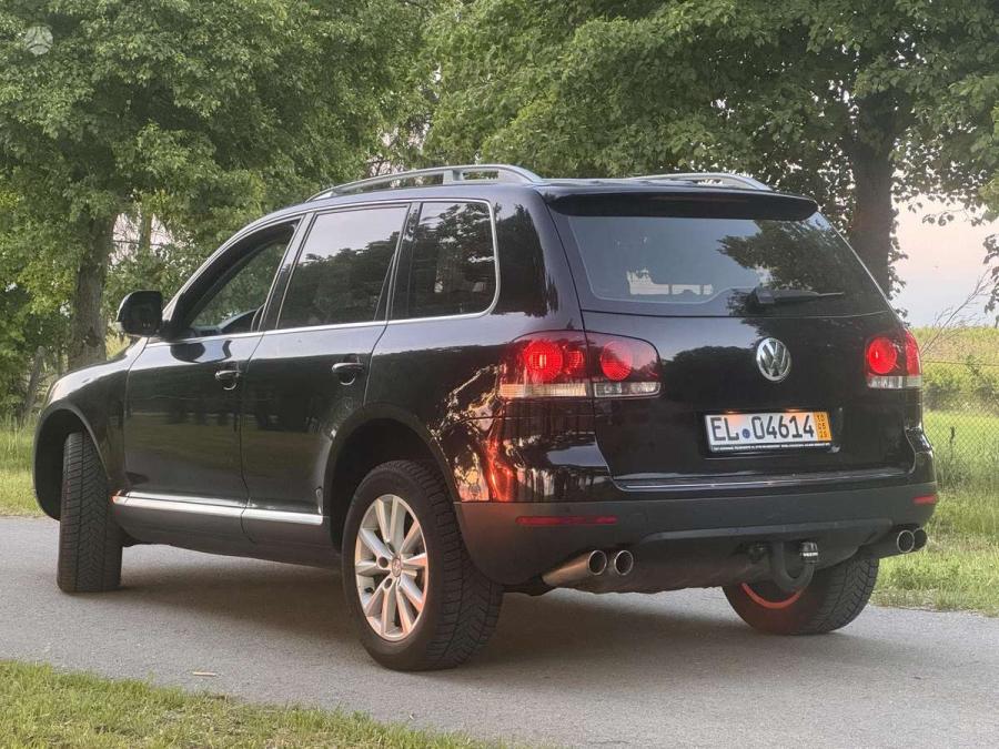 Melns Volkswagen Touareg 2008 Kauņa, ar dzinēja tilpumu 2.97 L un nobraukumu 329 tūkst. km par 5650 €, foto 7 vietnē AUTOMOTO.COM.LV