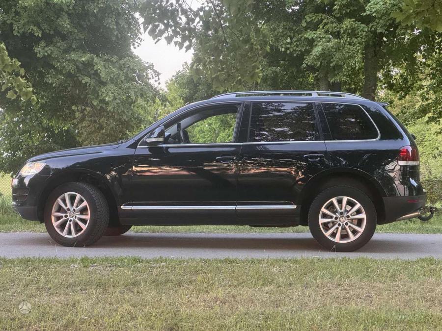 Melns Volkswagen Touareg 2008 Kauņa, ar dzinēja tilpumu 2.97 L un nobraukumu 329 tūkst. km par 5650 €, foto 8 vietnē AUTOMOTO.COM.LV