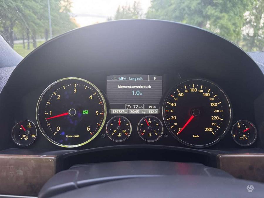 Melns Volkswagen Touareg 2008 Kauņa, ar dzinēja tilpumu 2.97 L un nobraukumu 329 tūkst. km par 5650 €, foto 11 vietnē AUTOMOTO.COM.LV
