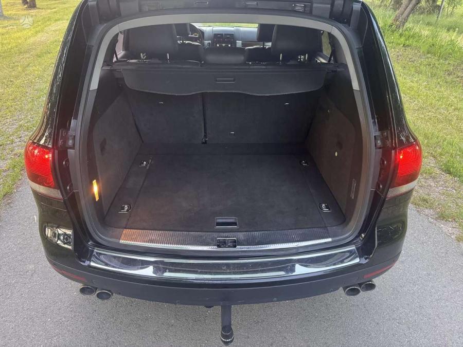 Melns Volkswagen Touareg 2008 Kauņa, ar dzinēja tilpumu 2.97 L un nobraukumu 329 tūkst. km par 5650 €, foto 14 vietnē AUTOMOTO.COM.LV