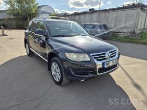 Melns Volkswagen Touareg 2008 Rīga, ar dzinēja tilpumu 3.00 L un nobraukumu 295 tūkst. km par 3790 €, foto 3 vietnē AUTOMOTO.COM.LV