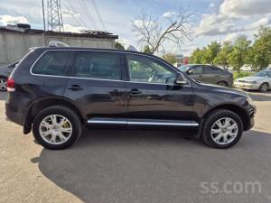 Melns Volkswagen Touareg 2008 Rīga, ar dzinēja tilpumu 3.00 L un nobraukumu 295 tūkst. km par 3790 €, foto 6 vietnē AUTOMOTO.COM.LV