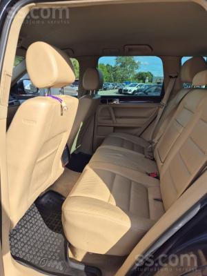 Melns Volkswagen Touareg 2008 Rīga, ar dzinēja tilpumu 3.00 L un nobraukumu 295 tūkst. km par 3790 €, foto 11 vietnē AUTOMOTO.COM.LV