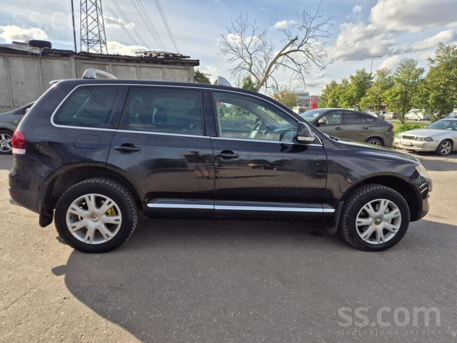 Melns Volkswagen Touareg 2008 Rīga, ar dzinēja tilpumu 3.00 L un nobraukumu 295 tūkst. km par 3790 €, foto 5 vietnē AUTOMOTO.COM.LV