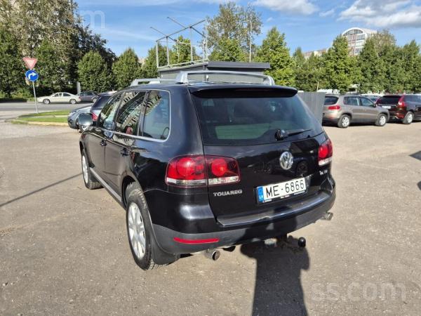 Volkswagen Touareg 2008 in Riga on AUTOMOTO.COM.LV Black Volkswagen Touareg 2008 in Riga, with an engine capacity of 3.00 L and mileage of 295 thousand km for 3790 €, photo 8 on AUTOMOTO.COM.LV