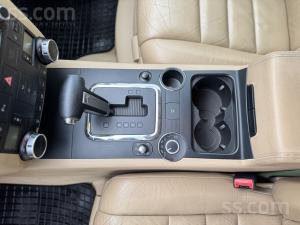 Black Volkswagen Touareg 2008 in Riga, with an engine capacity of 3.00 L and mileage of 280 thousand km for 4350 €, photo 10 on AUTOMOTO.COM.LV
