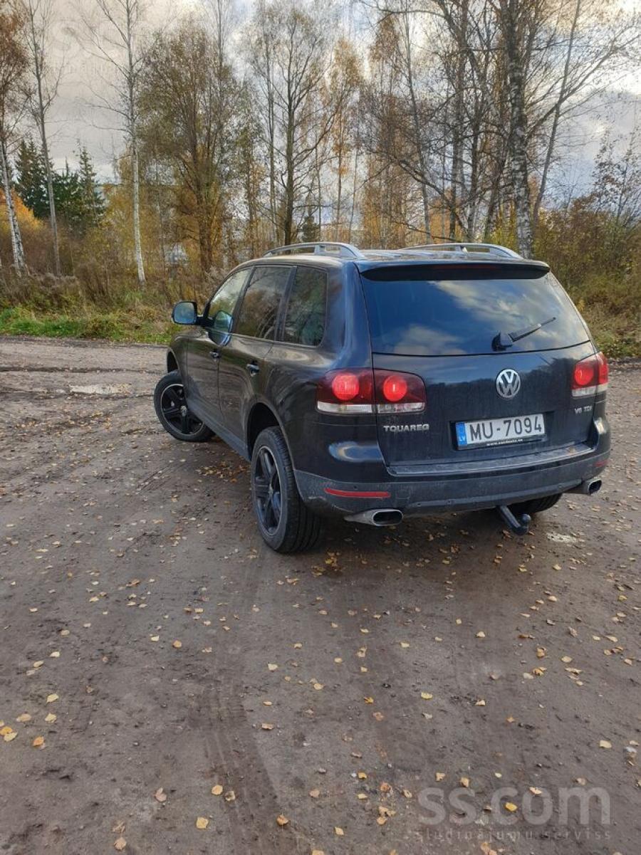 Melns Volkswagen Touareg 2008 Rīga, ar dzinēja tilpumu 3.00 L un nobraukumu 280 tūkst. km par 4750 €, foto 3 vietnē AUTOMOTO.COM.LV