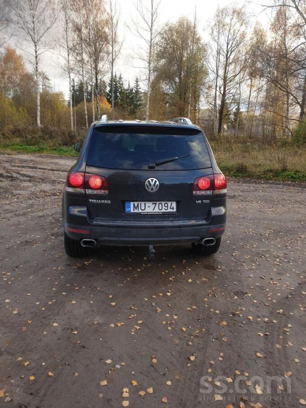 Volkswagen Touareg 2008 in Riga on AUTOMOTO.COM.LV Black Volkswagen Touareg 2008 in Riga, with an engine capacity of 3.00 L and mileage of 280 thousand km for 4750 €, photo 4 on AUTOMOTO.COM.LV