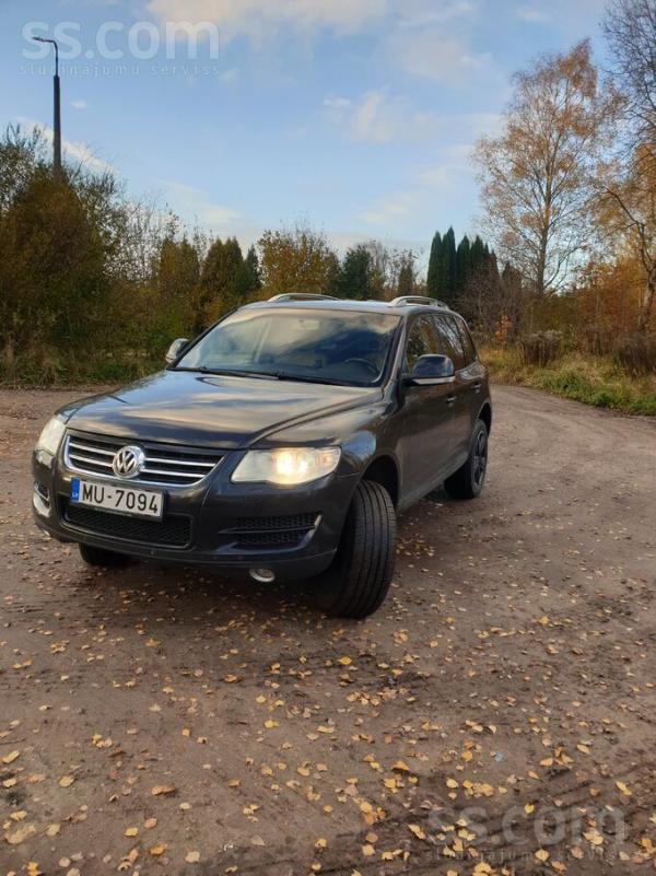Volkswagen Touareg 2008 in Riga on AUTOMOTO.COM.LV Black Volkswagen Touareg 2008 in Riga, with an engine capacity of 3.00 L and mileage of 280 thousand km for 4750 €, photo 8 on AUTOMOTO.COM.LV