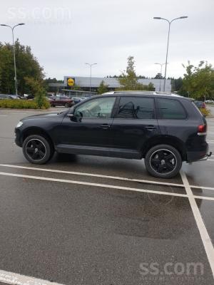 Melns Volkswagen Touareg 2008 Rīga, ar dzinēja tilpumu 3.00 L un nobraukumu 280 tūkst. km par 4750 €, foto 14 vietnē AUTOMOTO.COM.LV
