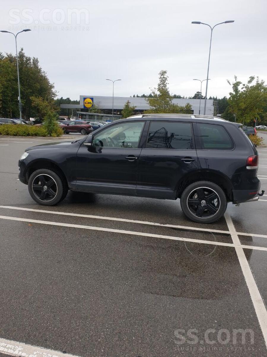 Melns Volkswagen Touareg 2008 Rīga, ar dzinēja tilpumu 3.00 L un nobraukumu 280 tūkst. km par 4750 €, foto 14 vietnē AUTOMOTO.COM.LV