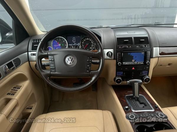 Melns Volkswagen Touareg 2009 Tallina, ar dzinēja tilpumu 3.00 L un nobraukumu 221 tūkst. km par 7890 €, foto 11 vietnē AUTOMOTO.COM.LV