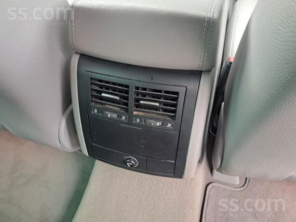 Black Volkswagen Touareg 2009 in Riga, with an engine capacity of 3.00 L and mileage of 208 thousand km for 7950 €, photo 11 on AUTOMOTO.COM.LV
