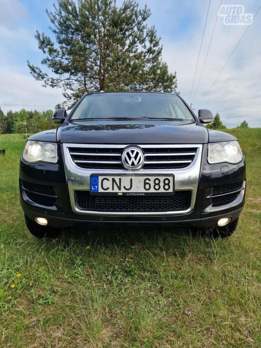 Melns Volkswagen Touareg 2009 Viļņa, ar dzinēja tilpumu 3.00 L un nobraukumu 303 tūkst. km par 6900 €, foto 4 vietnē AUTOMOTO.COM.LV